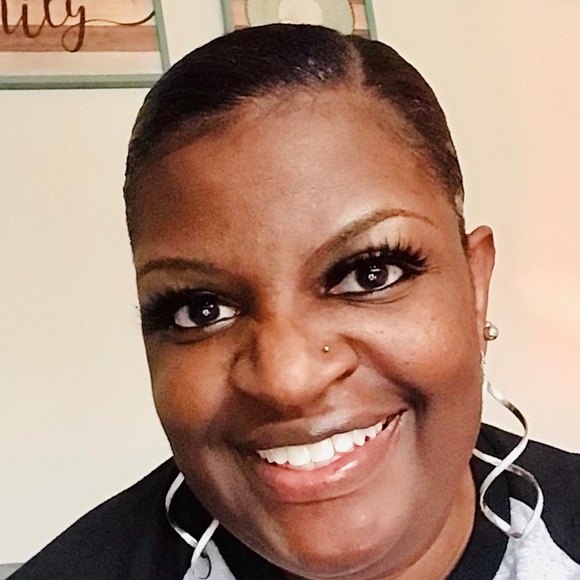 Shatisha's Closet (@shatishaparker) | Poshmark